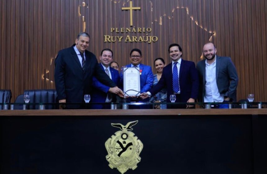 Reconhecimento estadual: Plínio Cruz é homenageado com a Medalha Ruy ...